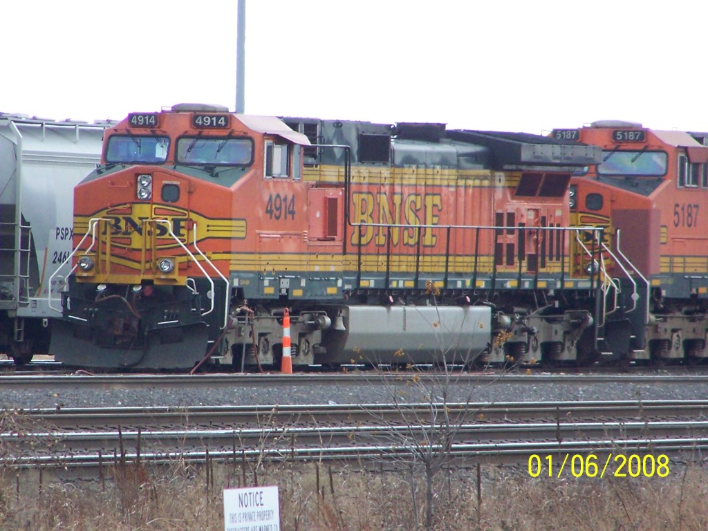 BNSF C44-9W 4914